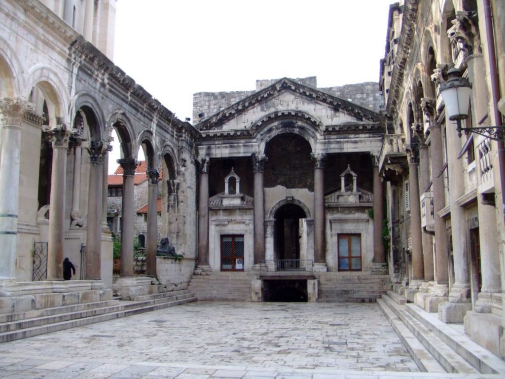 Overview of the Primary Typologies and History of Roman Architecture ...