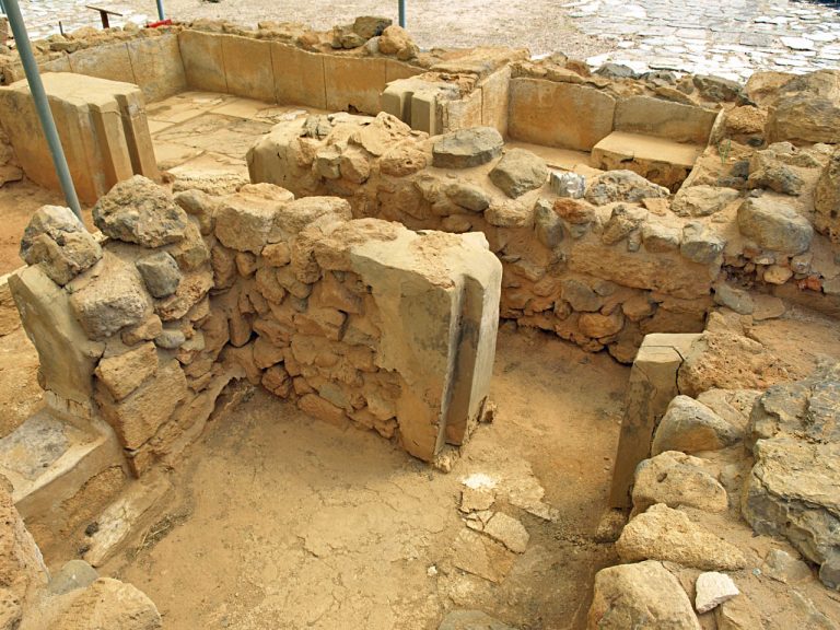 Minoan Domestic and Funerary Architecture of the Neopalatial and Post ...