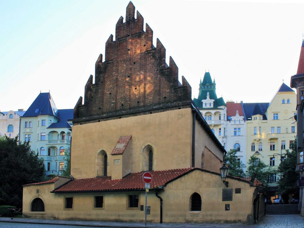 The Altneuschul, Prague: Medieval Jewish Synagogue Architecture ...