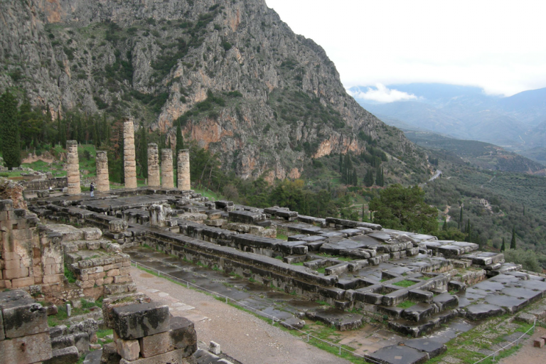 Consultation with Apollo's Pythia at Ancient Delphi Brewminate: A Bold ...