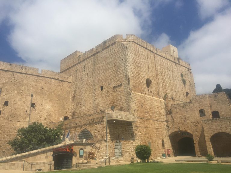 Five Crusader Fortifications in the Medieval Levant – Brewminate: A ...