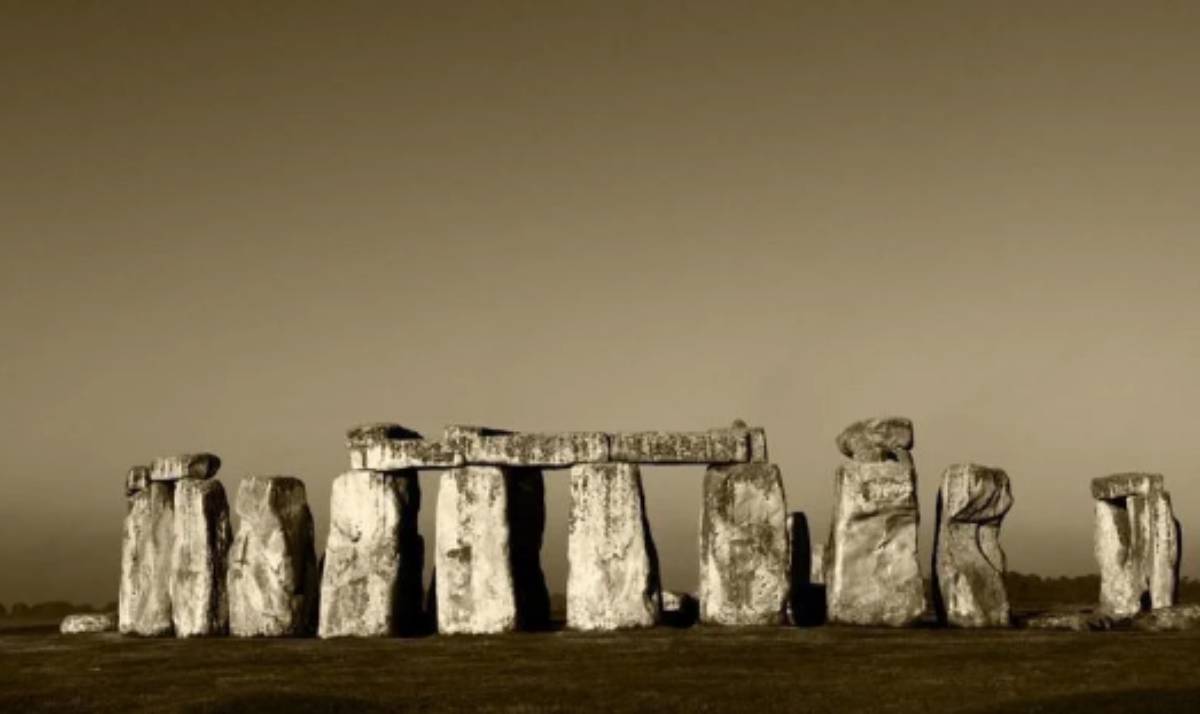 Immense Neolithic Ring Discovered Near Stonehenge Brewminate: A Bold ...