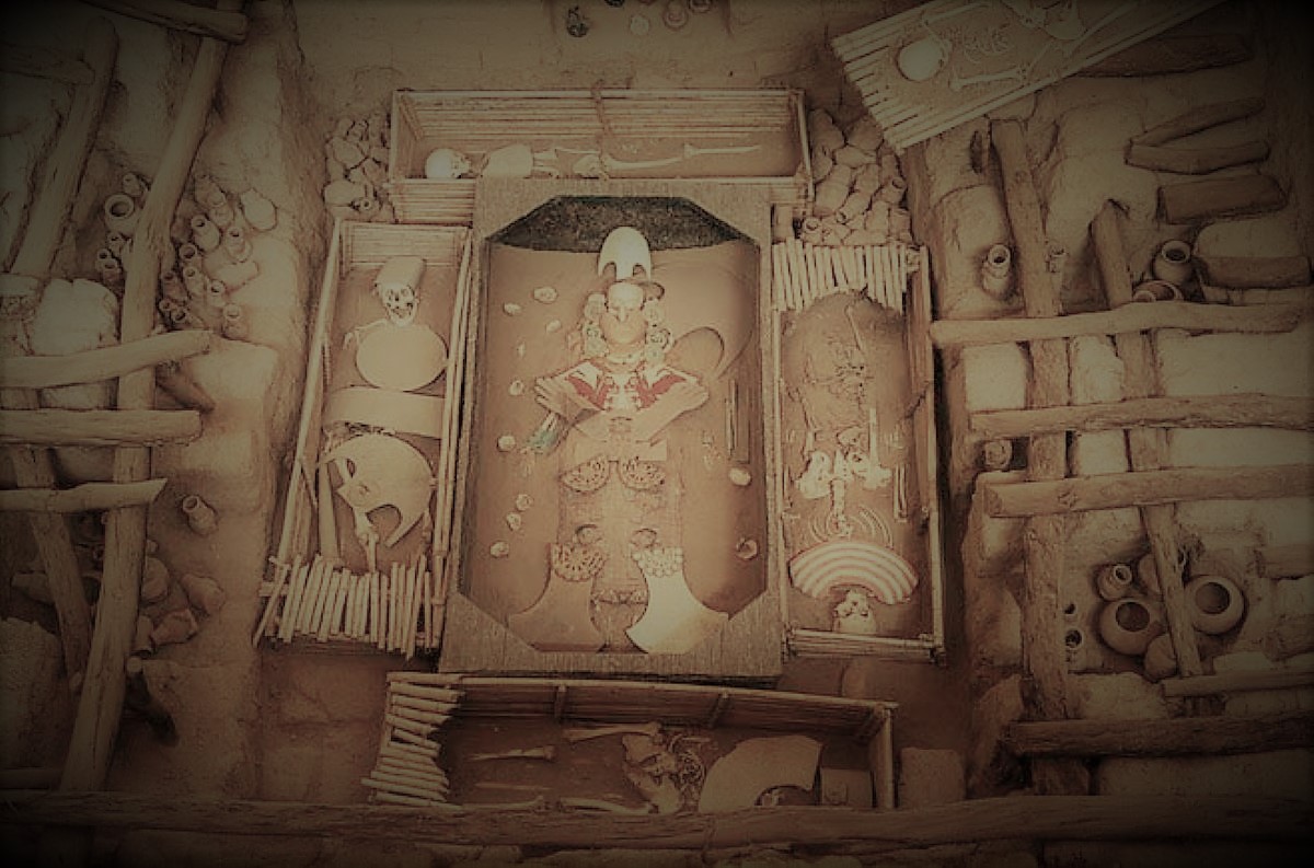 The Ancient Peruvian Moche Royal Tombs of Sipán Brewminate: A Bold ...