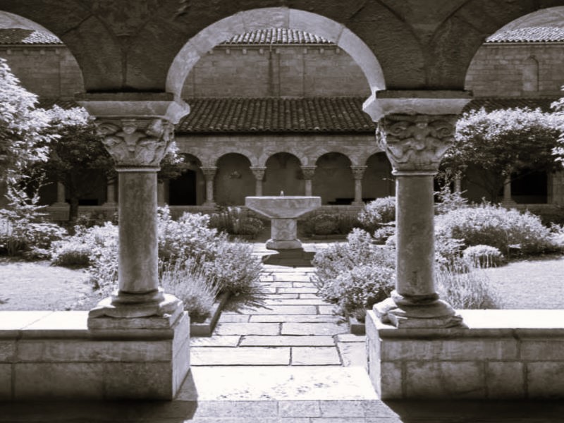 The Actual and Spiritual Private Enclosed Gardens in Medieval Europe