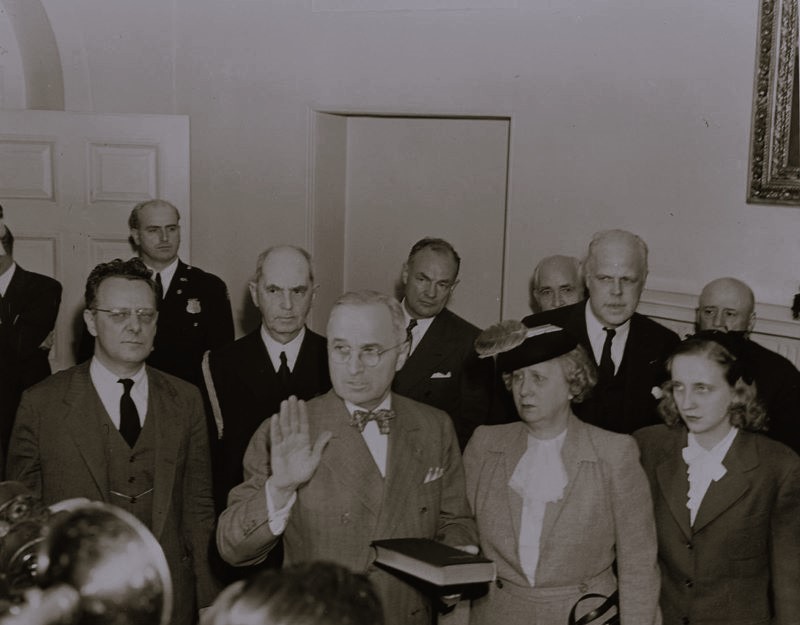 Abrupt Transition: Unusual Rises to the Oval Office Brewminate: A Bold ...