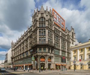 Soviet Fashion from Revolution to Stalin