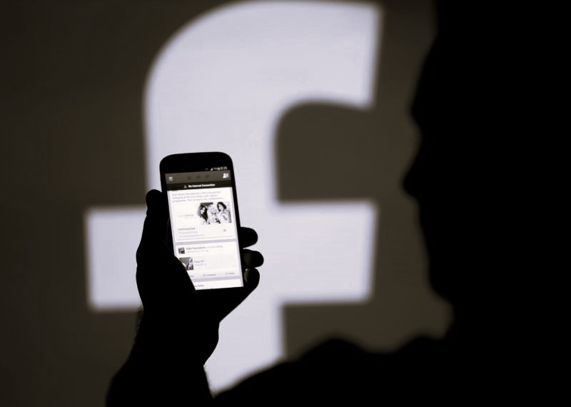 Source, Risk, Personality: Spreading Disinformation on Facebook