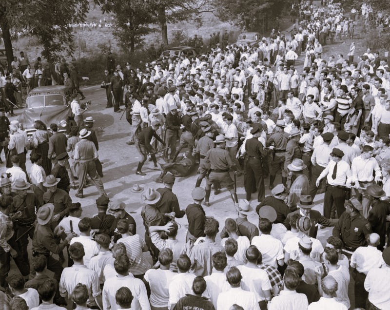 Paul Robeson and the Racist Attack of a Folk Concert at Peekskill in 1949